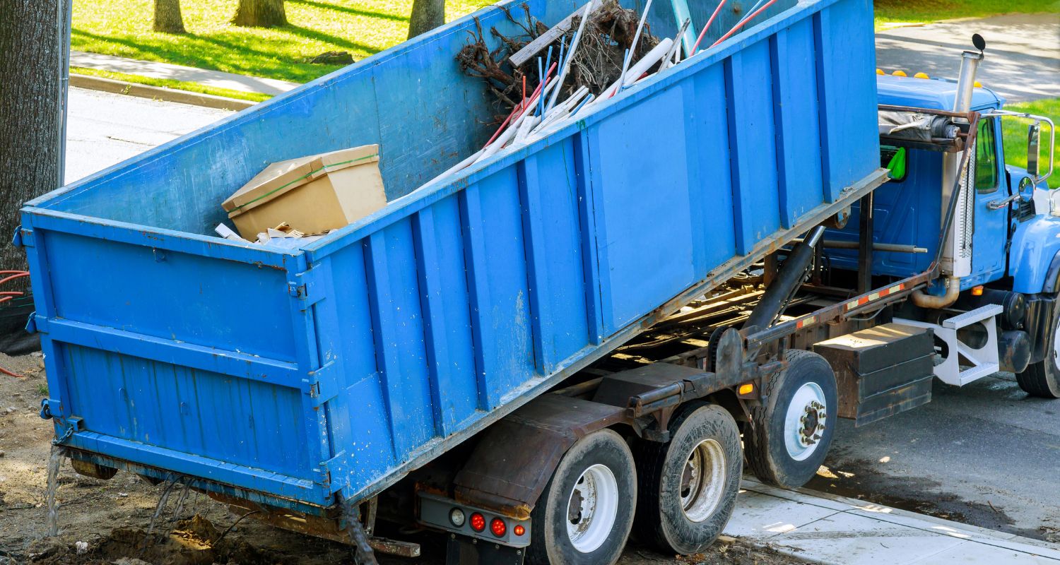 Roll-Off Containers: Disposal Dos and Don’ts | Reaction